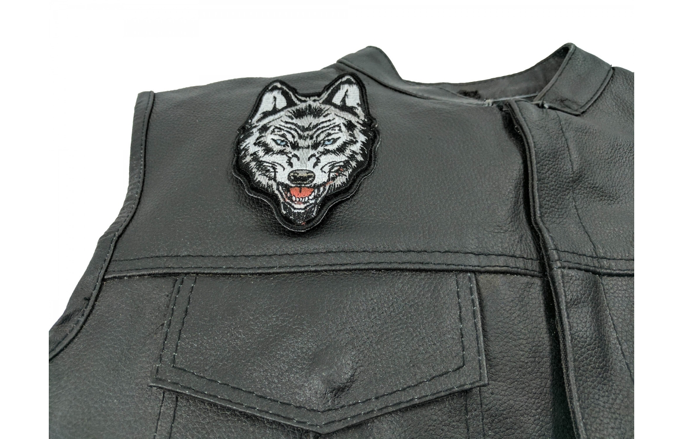 Wolf Patch for Sewing or Ironing on to Jackets by Ivamis Patches