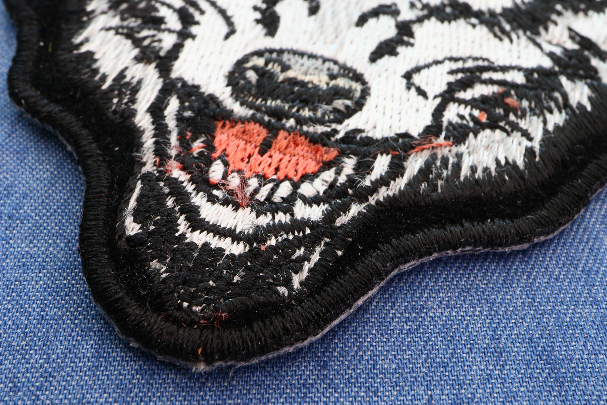 Wolf Patch for Sewing or Ironing on to Jackets by Ivamis Patches