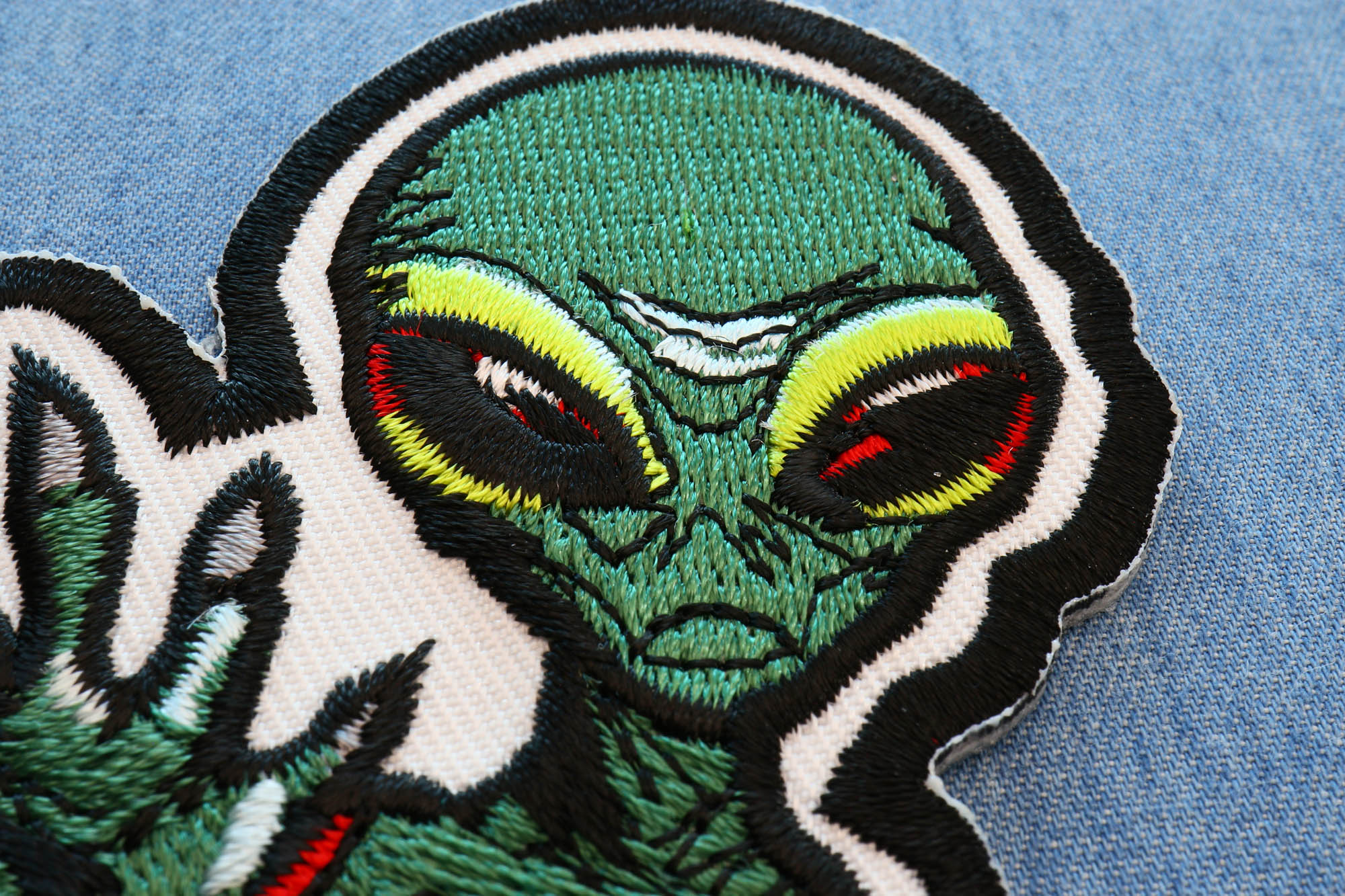 Hi Five Alien Patch - Iron on Novelty Patches by Ivamis Patches
