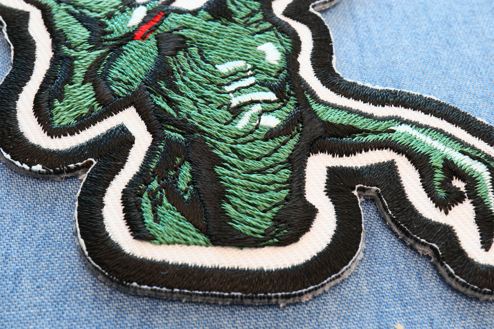 Hi Five Alien Patch - Iron on Novelty Patches by Ivamis Patches