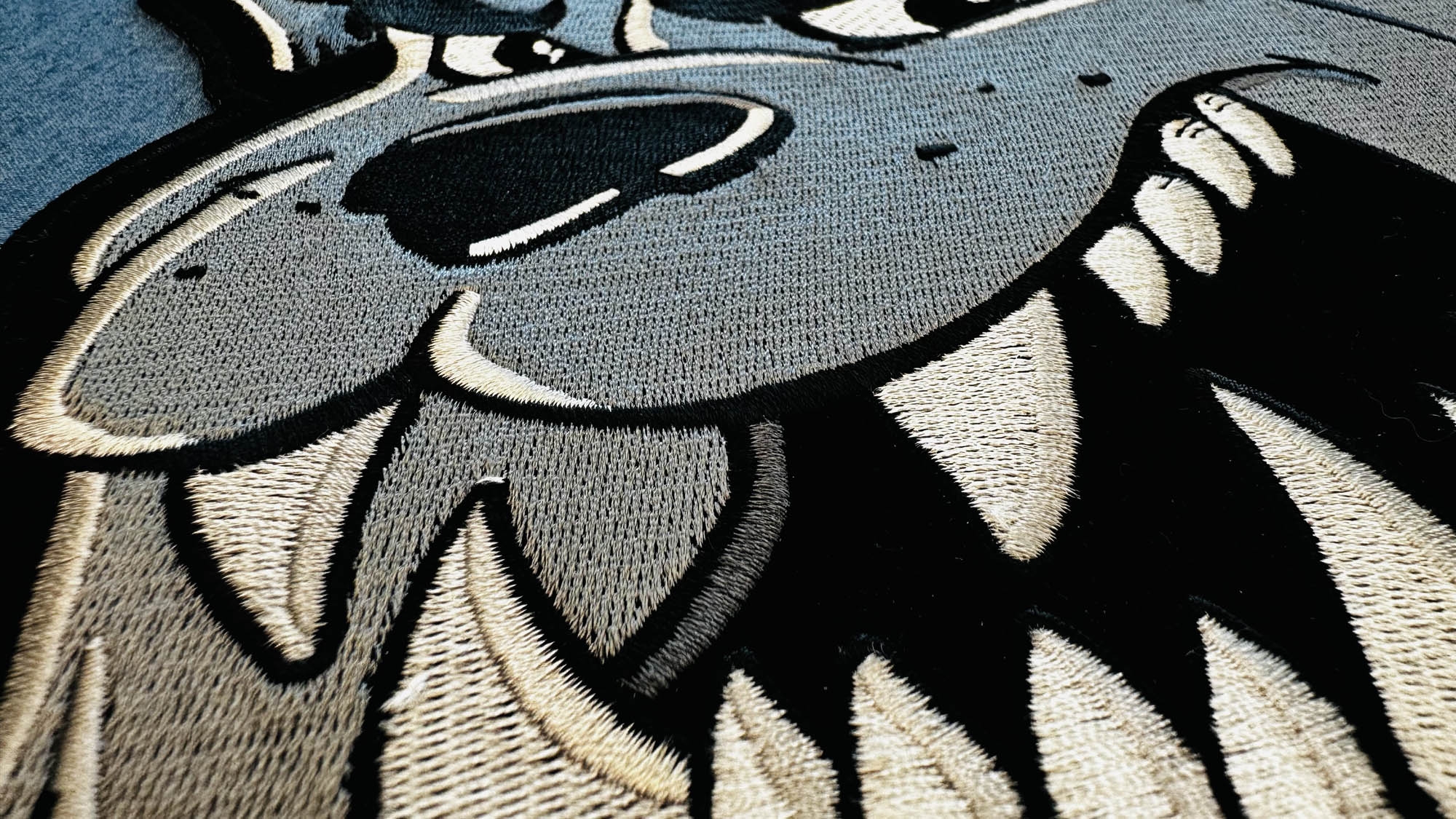 Bulldog Patch, Large Animal Patches for Jackets by Ivamis Patches