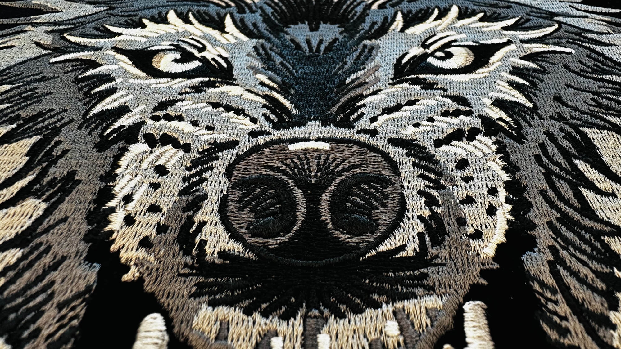 Wolf Patch, Large Animal Patches for Jackets by Ivamis Patches