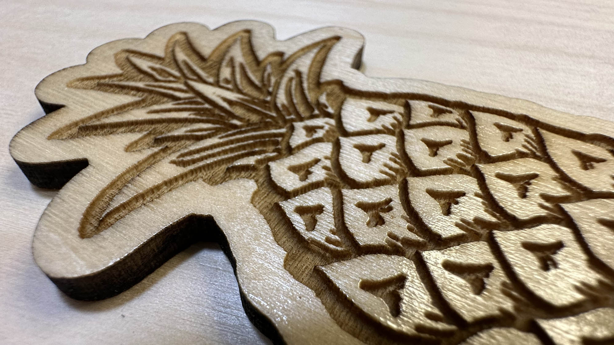 Pineapple Wood Decor by Ivamis Patches