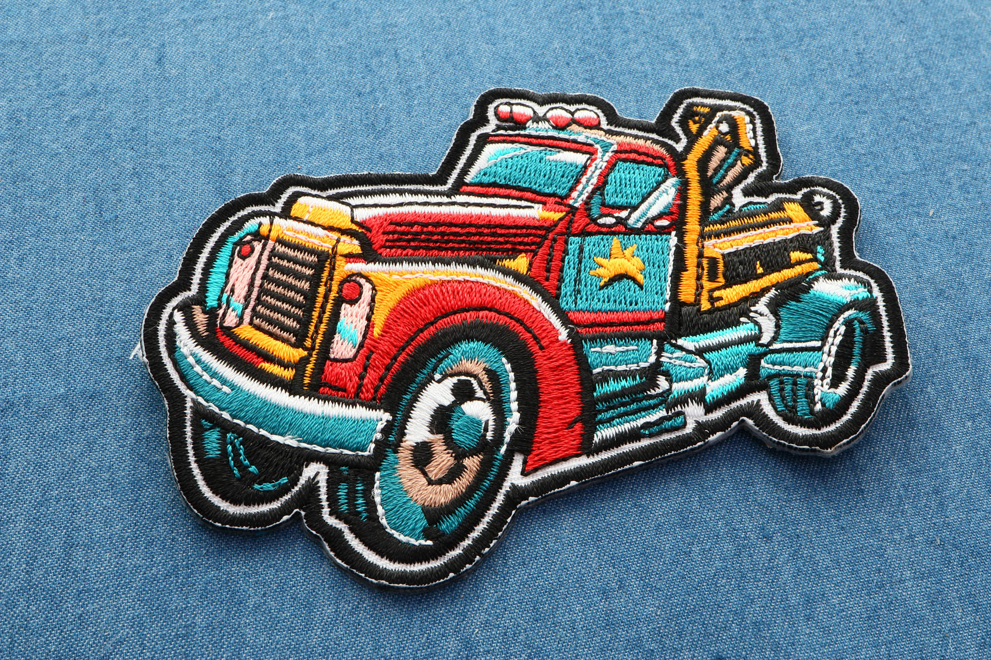 Tow Truck Patch - Iron on Novelty Patches by Ivamis Patches