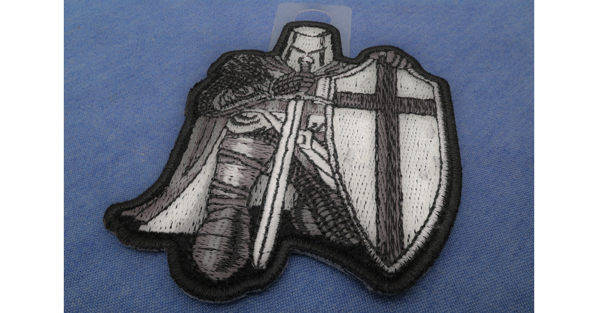 Kneeling Knight Crusader Mini Patch by Ivamis Patches