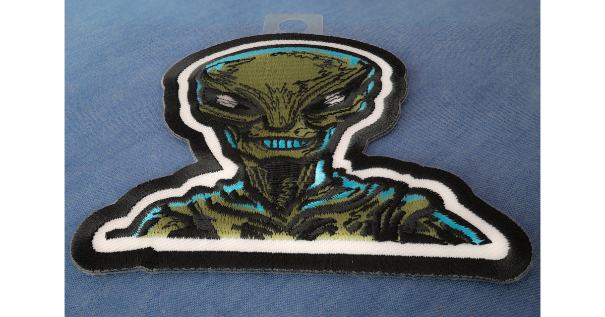 Green Alien Patch - Iron on Novelty Patches by Ivamis Patches