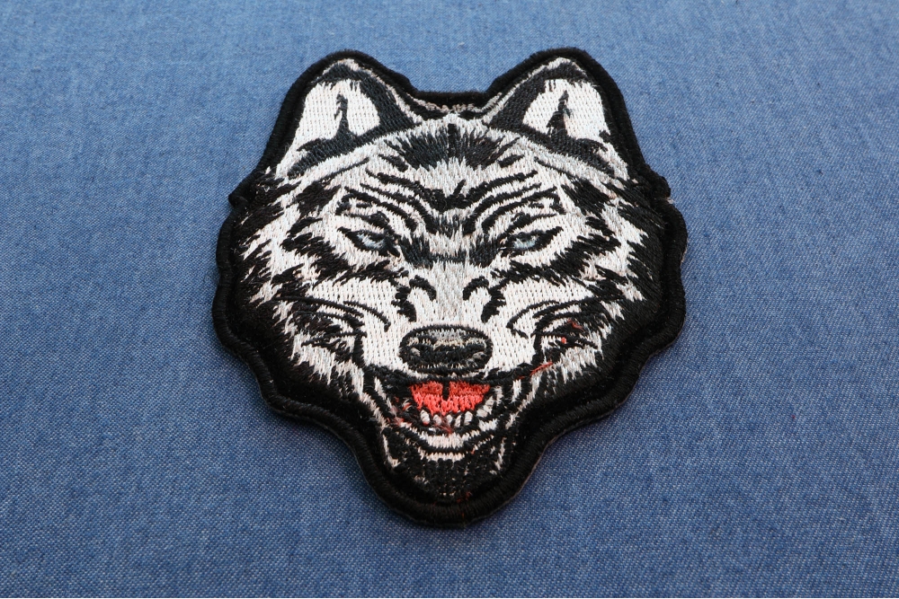 Wolf Patch for Sewing or Ironing on to Jackets by Ivamis Patches