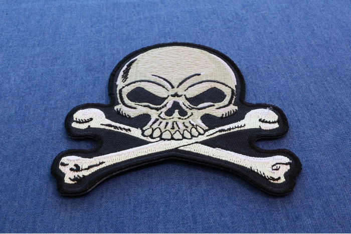 Skull and Crossbones medium Patch by Ivamis Patches