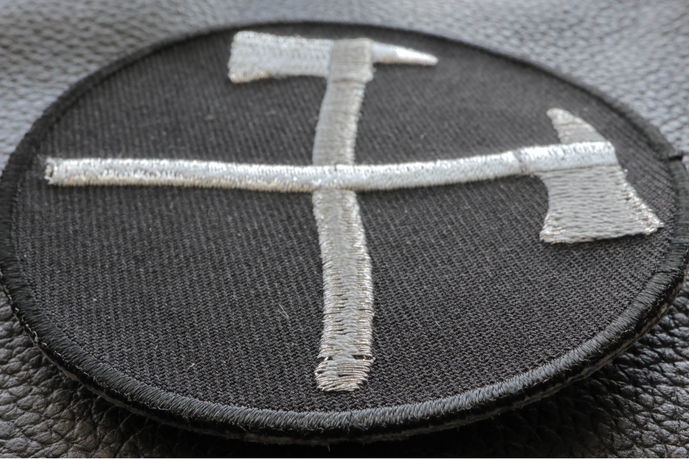 Crossed Firefighter Axes In Silver Patch | Fire Fighter Patches ...