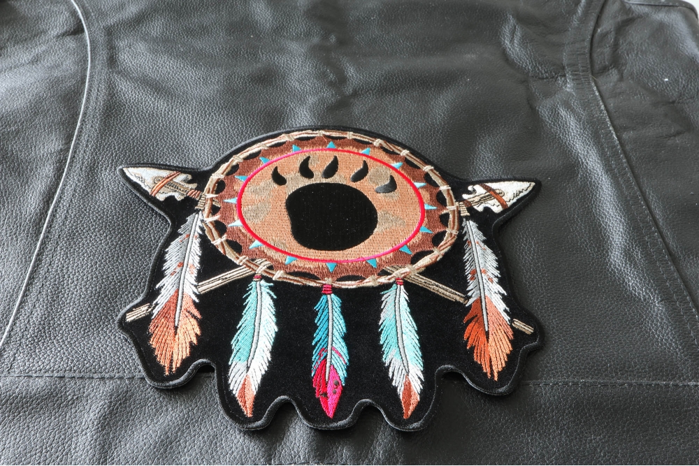 Native American Feathers, Arrow Heads, Paw Print Design Large Back ...